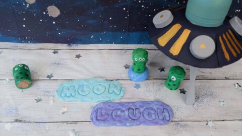 DIY Moon Dough Recipe - DIY Space Sensory Bin - Lil Tigers